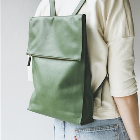 Flat-ish, rectangular backpack (downloadable) pattern? : r/sewing